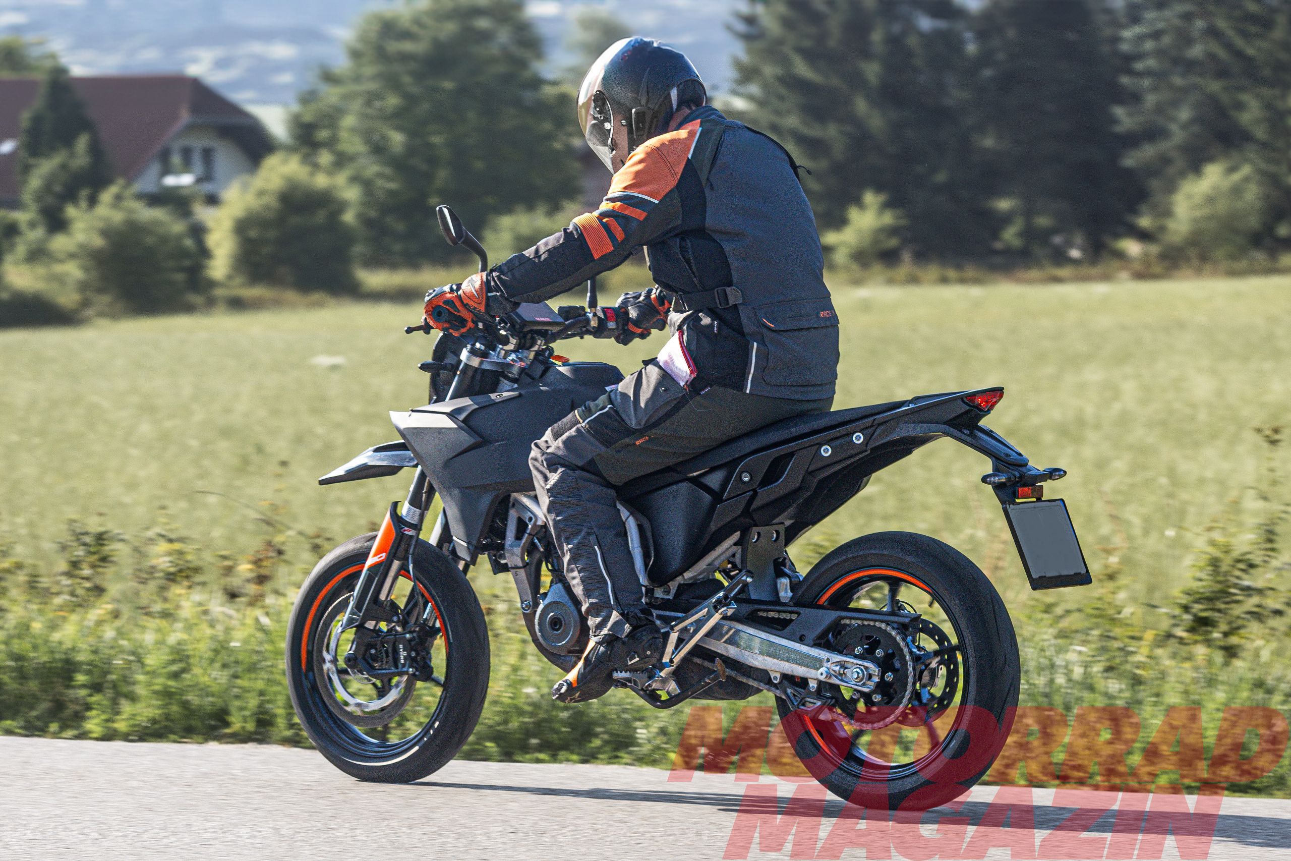 Erwischt: KTM 390 SMC R Neue A2-Supermoto kommt!